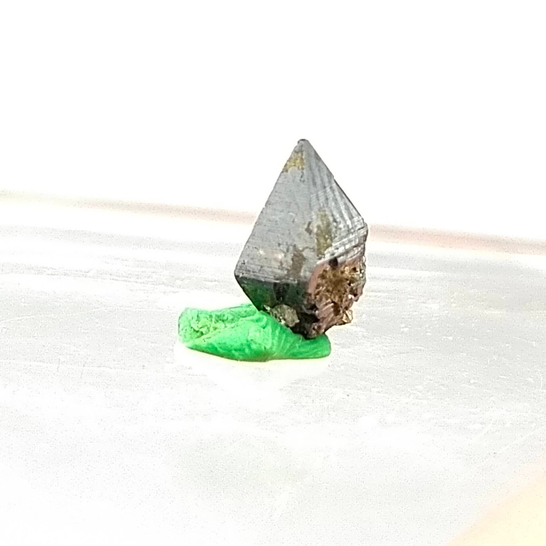 Rare Single Anatas Crystal From Balochistan Pakistan , Weight 0.4 Gram ...