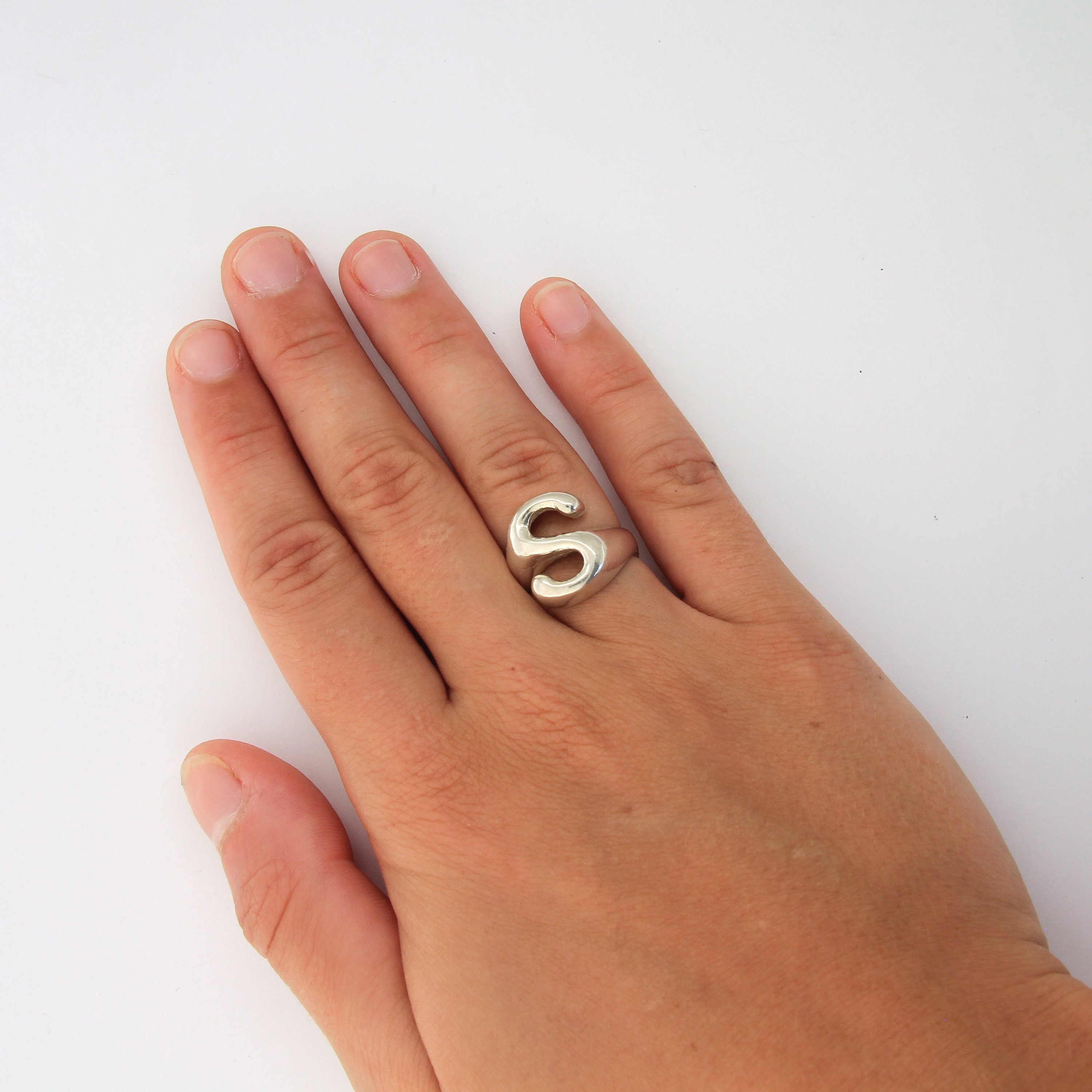 S Letter In Ring