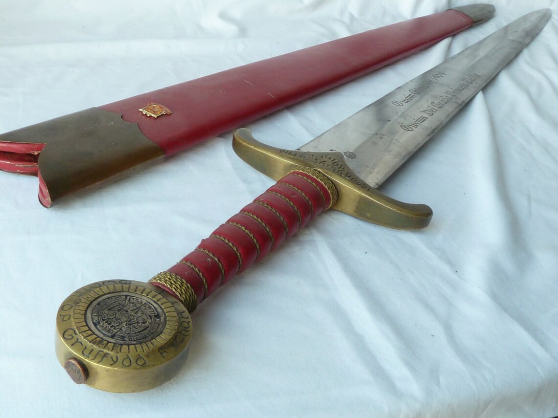 Welsh Medieval Revival Giant Sword Owain Glyndwr - Etsy