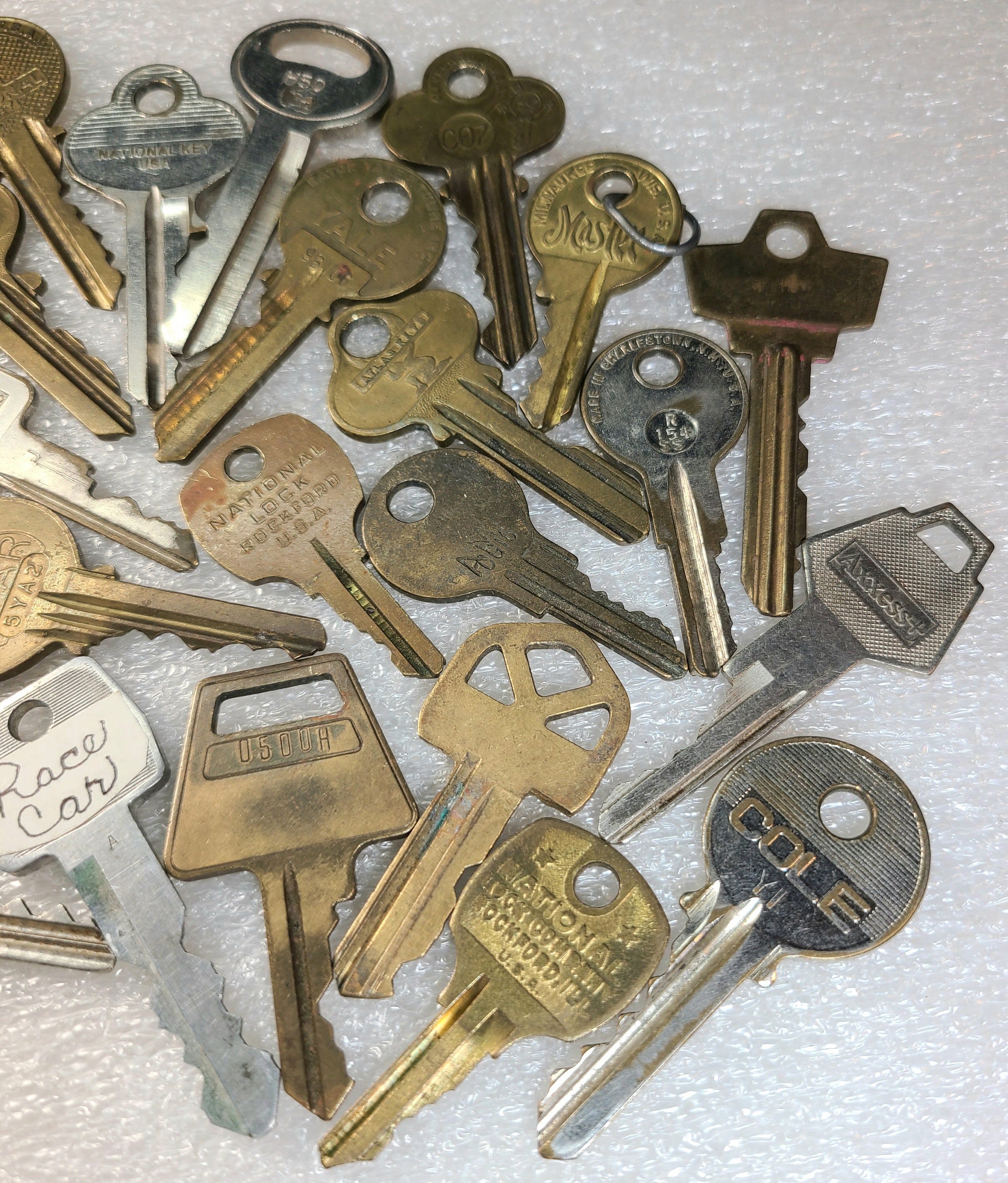 26 Vintage Keys Padlock Keys Room Keys Door Keys Race Car Keys Master ...