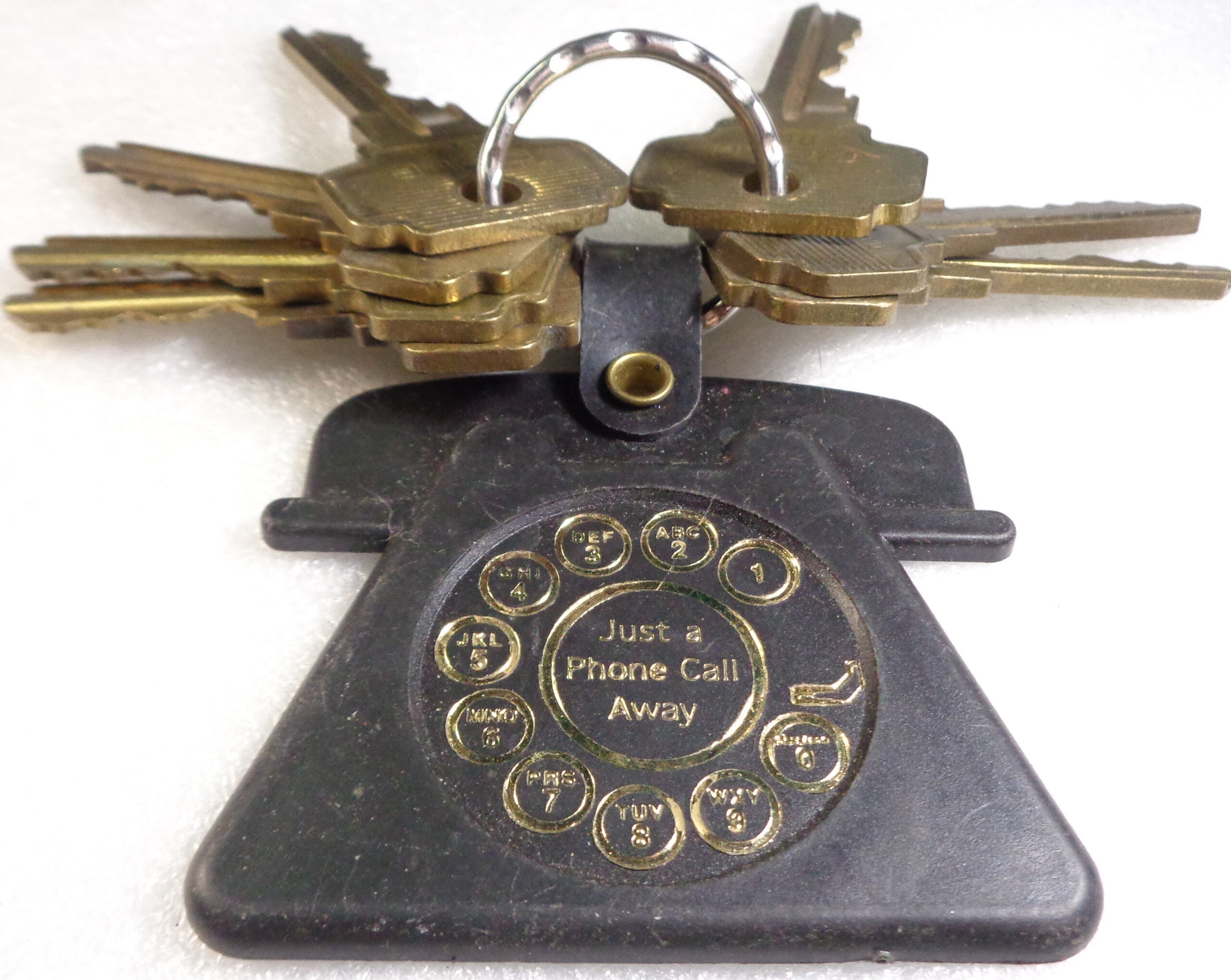 7 Vintage DEXTER Dexter Shaped Keys on a TELEPHONE Just a Call Away Old ...