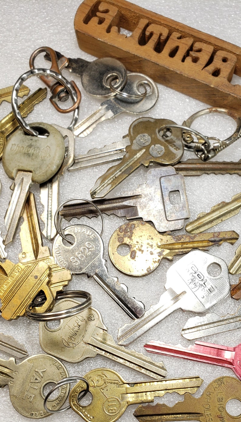 30 Vintage Keys Padlock Keys Room Keys Door Keys GM Key Old Keys Brass ...
