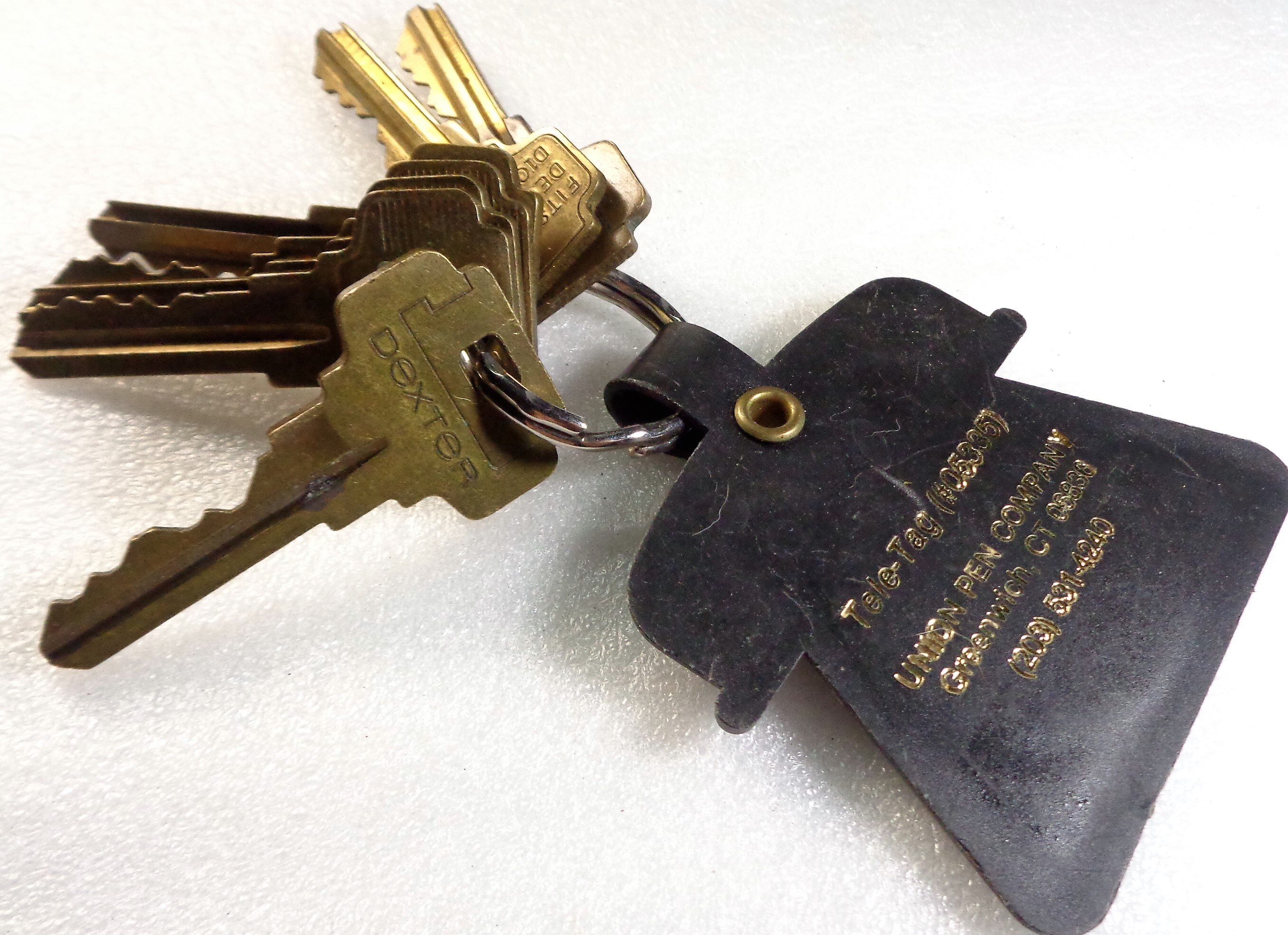 7 Vintage DEXTER Dexter Shaped Keys on a TELEPHONE Just a Call Away Old ...