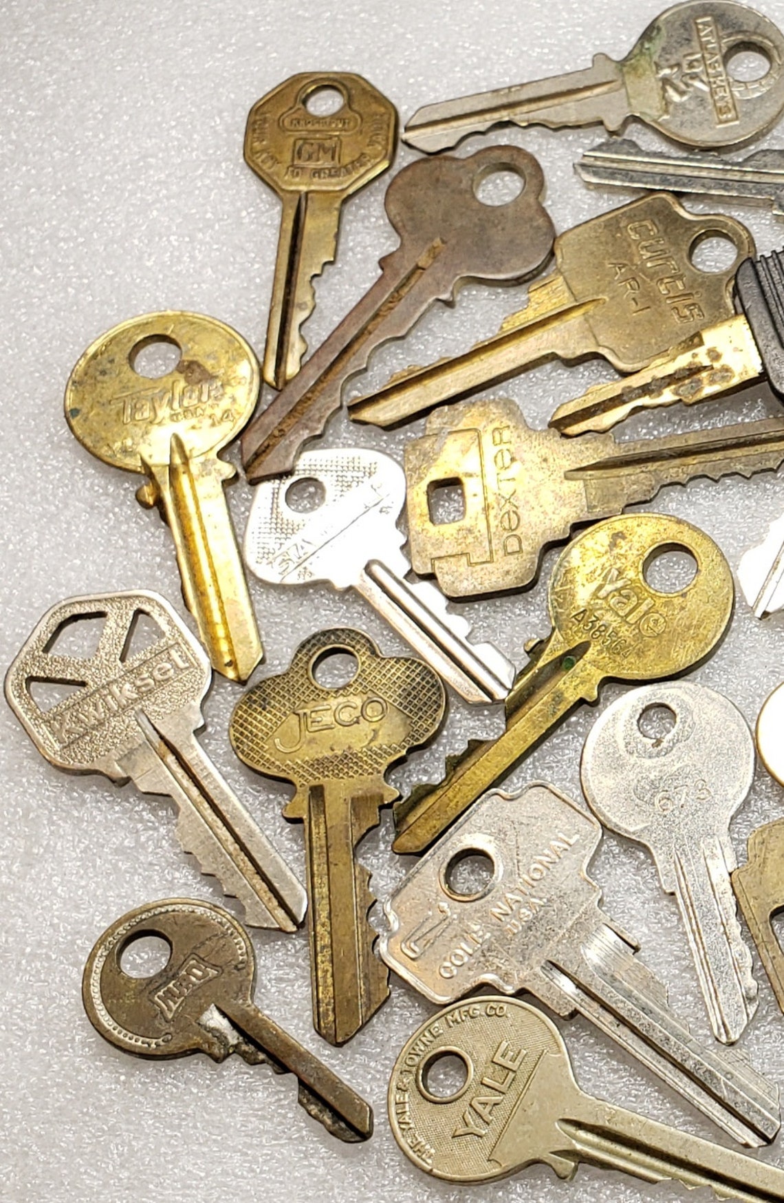 33 Vintage Keys Padlock Keys Room Keys Door Keys GM Key Old Keys Brass ...