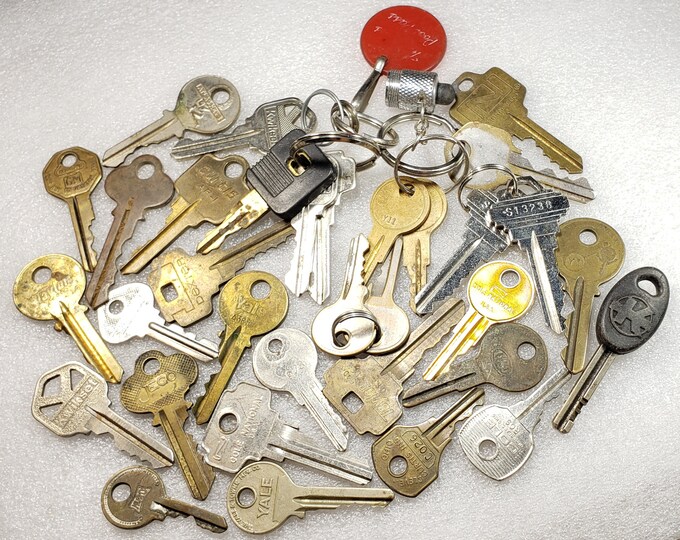 33 Vintage Keys Padlock Keys Room Keys Door Keys GM Key Old Keys Brass ...