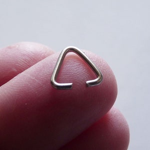 20/50x Steel Strong Triangle Pendant Bails, Triangle Jump Rings, Pinch ...