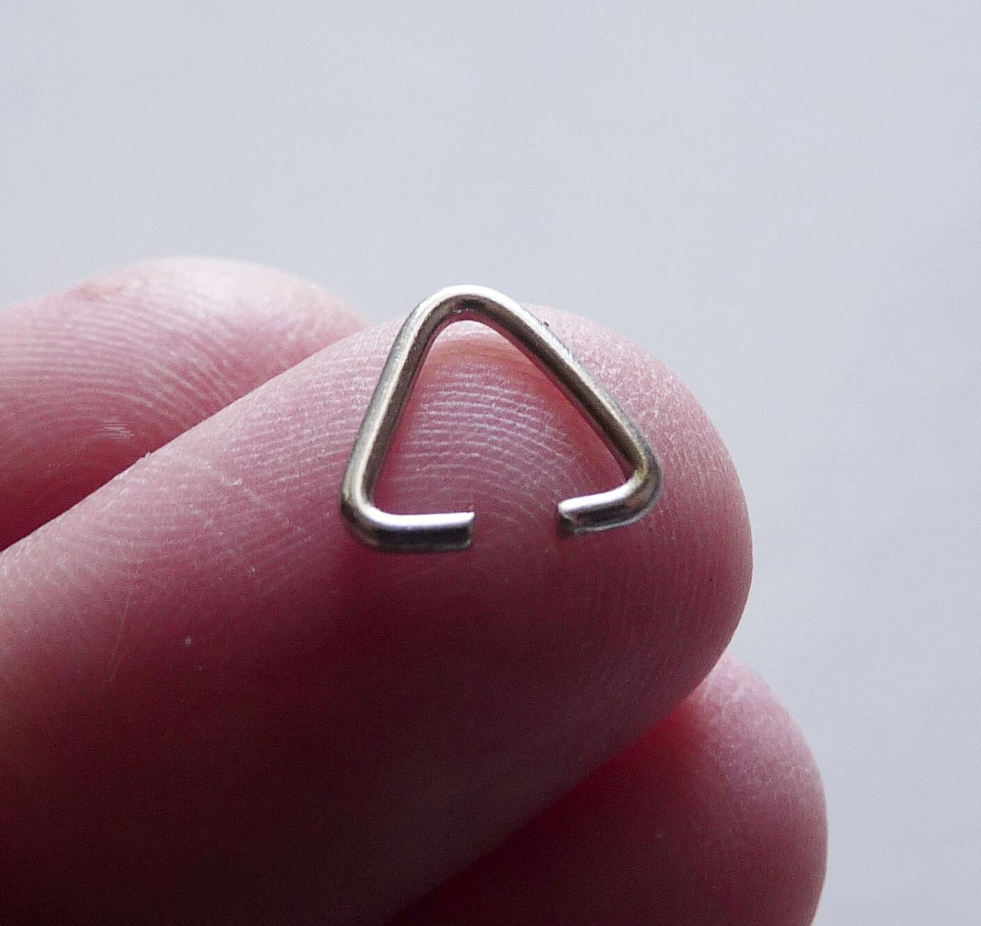 20/50x Steel Strong Triangle Pendant Bails, Triangle Jump Rings, Pinch ...