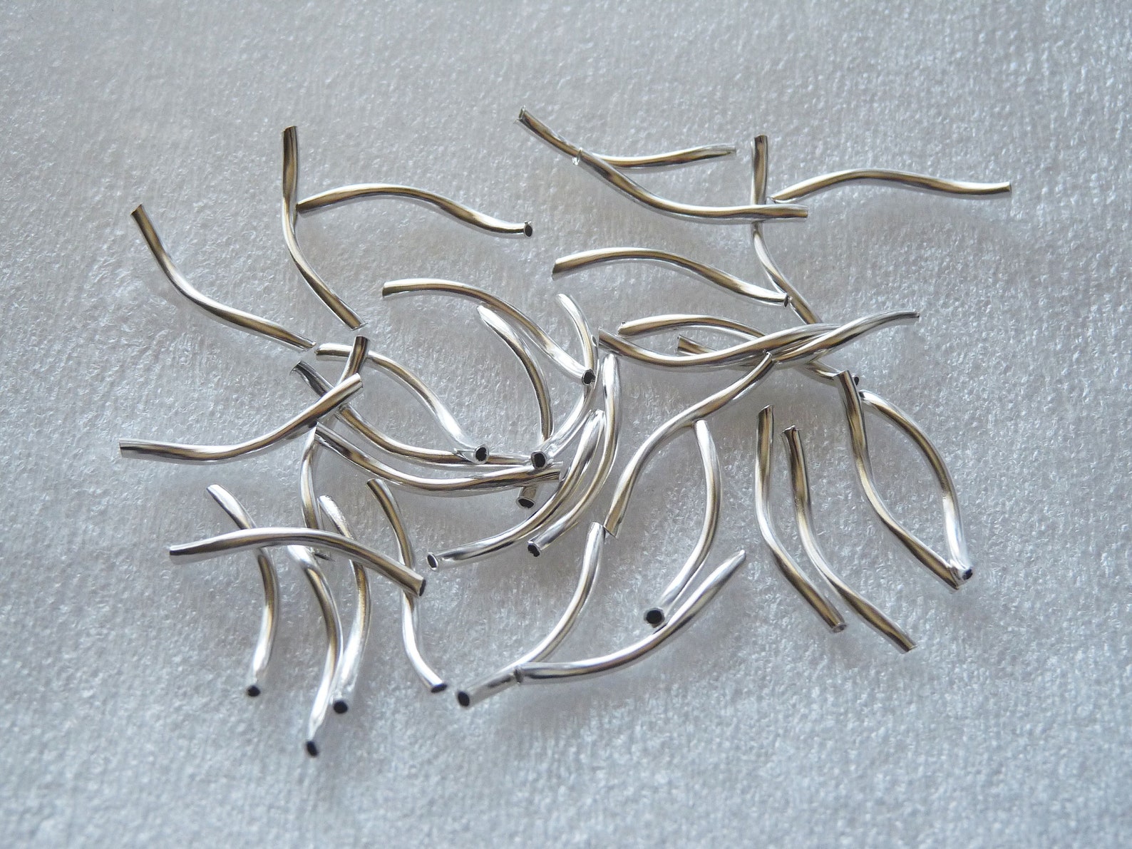 20x Silver 25mm Long Tube Curved Beads, Silver Color Elbow Noodle Wave ...