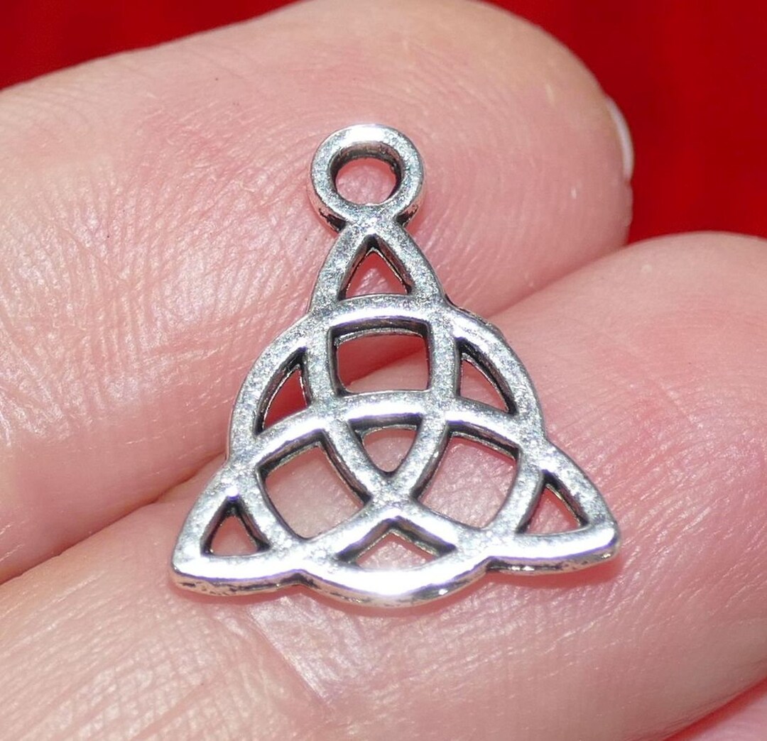 25x Celtic Knot Bulk Charms, Antique Silver Tone Knot Pendant C711 - Etsy