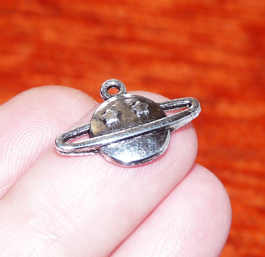 5x Saturn Galaxy Star Charms, Planet Solar System Pendants - Etsy