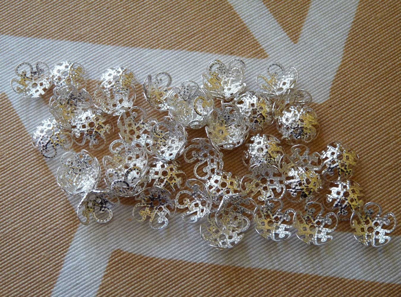 50x Filigree Bead Caps, Flower Bead Caps, 10x4mm Silver Plated Metal ...