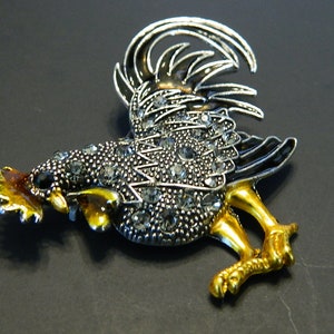 Big Rooster Yellow Comb Brooch Pin - Silver Dotted Brushed Enamel ...