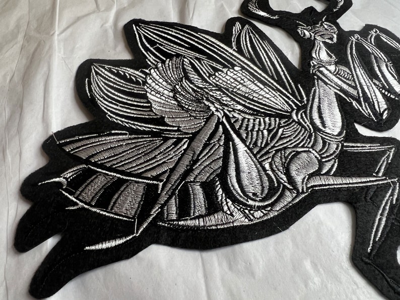 Big Silver & Black Praying Mantis in Flight Iron-on - Etsy