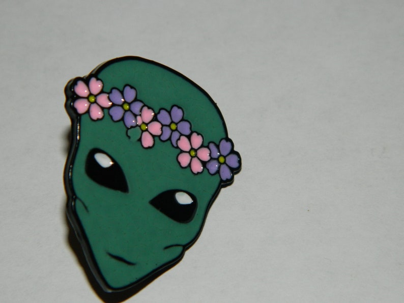 Area 51 Alien Stylized Lapel Pin Fun Alien Face Shaped - Etsy