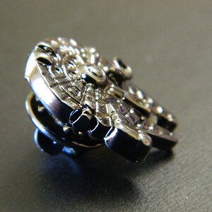 Small Silver Star Wars Millennium Falcon Lapel Pin Hans Solo Star Wars ...