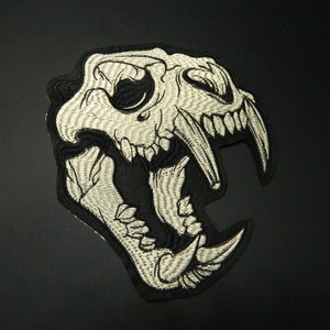 Large Sabertooth Dinosaur Big Cat Saber Tooth Tiger Head Iron-on ...