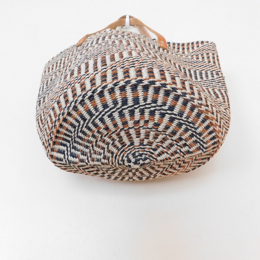 Handwoven African Kiondo Bag in Natural Colors - Etsy