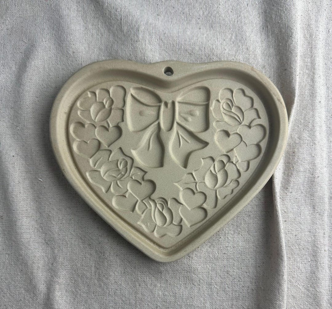The Pampered Chef Spring Wreath Stoneware Cookie Mould, 5" X 6", Heart ...