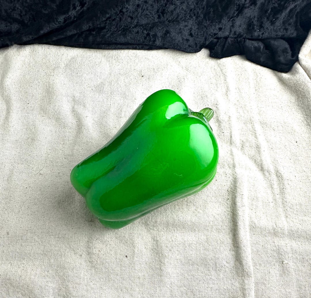 Hand Blown Glass Bell Pepper, 5" X 3" X 3", Green Cased Glass, Preowned ...