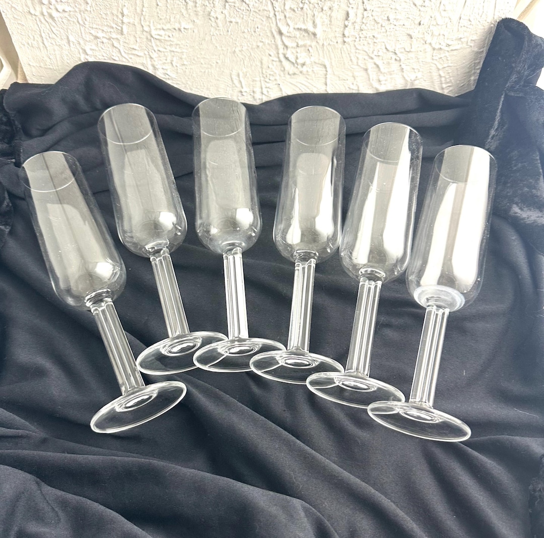 Luigi Bormioli LUB3 Fluted Champagne Glasses, Set of 6, 8 3/8" Tall ...