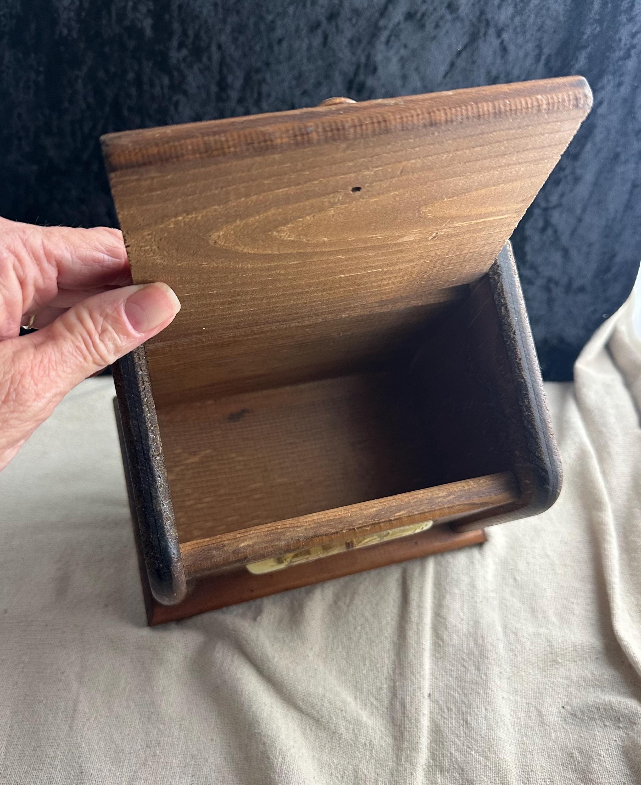 Vintage Wooden Recipe Box With Lucite Detail, 7 Long X 4 1/2 Wide X 5 1/4 Tall, Dried Flower and ...