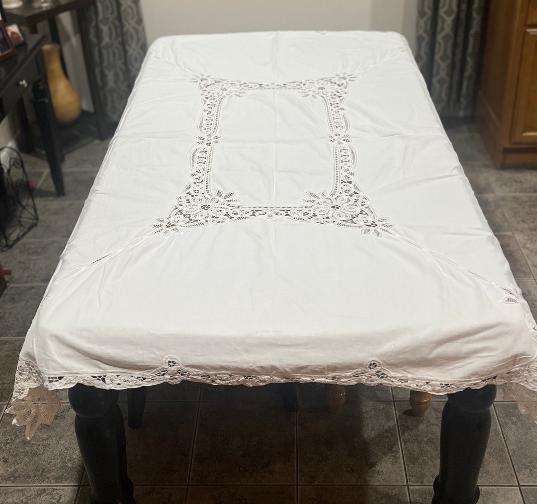 Vintage Beautiful White Cotton Battenberg Tablecloth With Middle Design ...