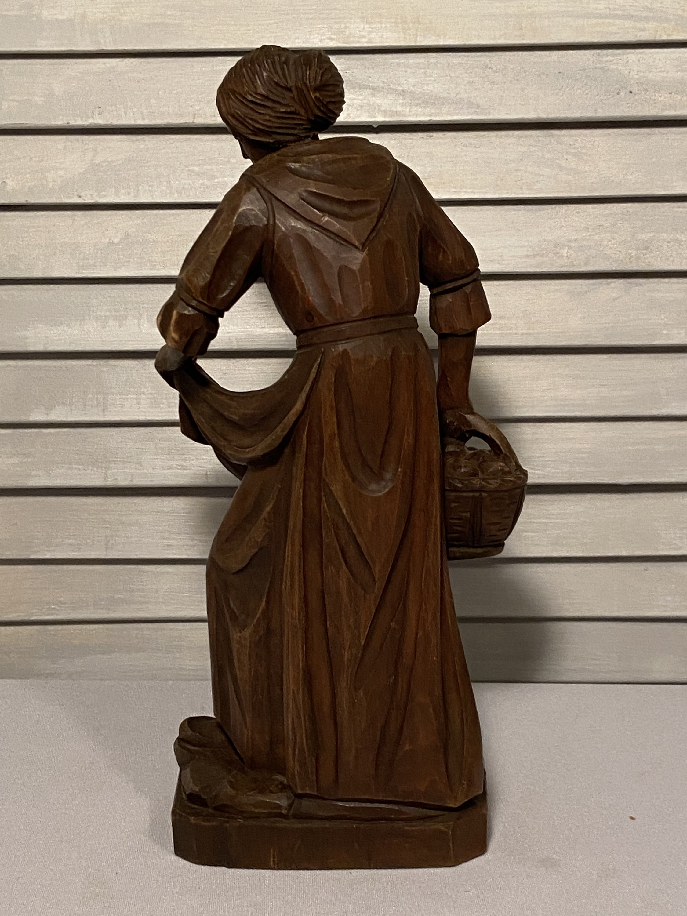 Vintage Walnut Carved Figurine / Sculpture of Peasant Woman - Etsy