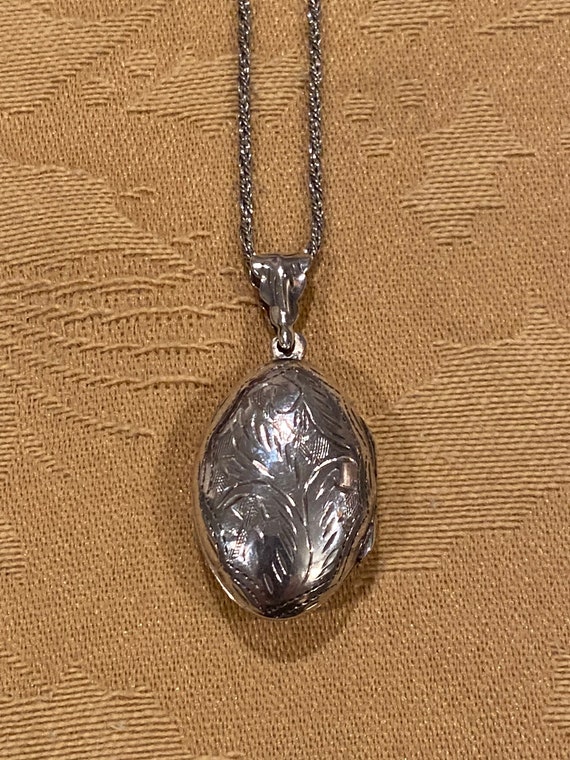 Vintage sterling silver locket - Gem