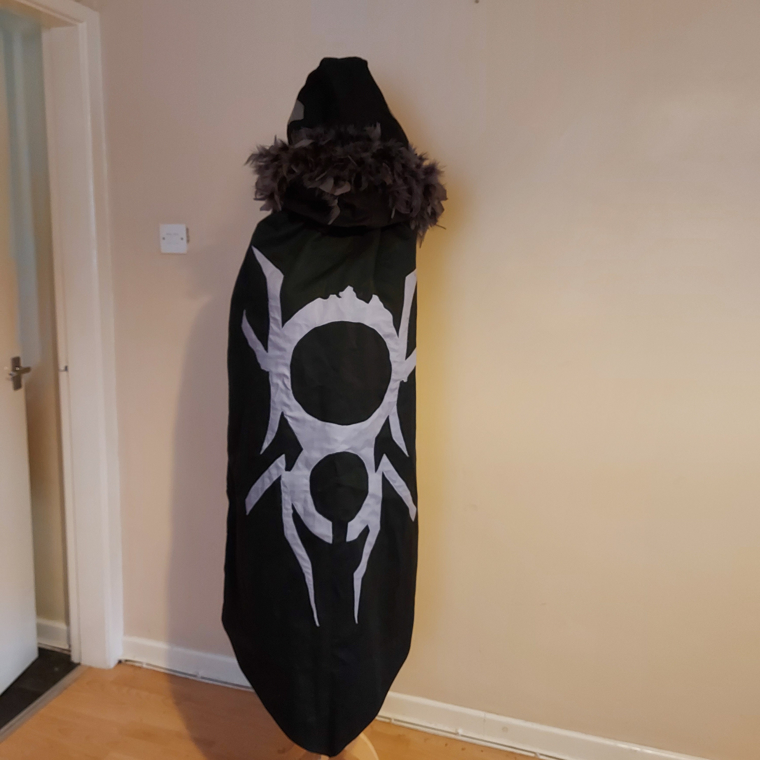 Tangled Web Hunter Cosplay Cloak - Etsy