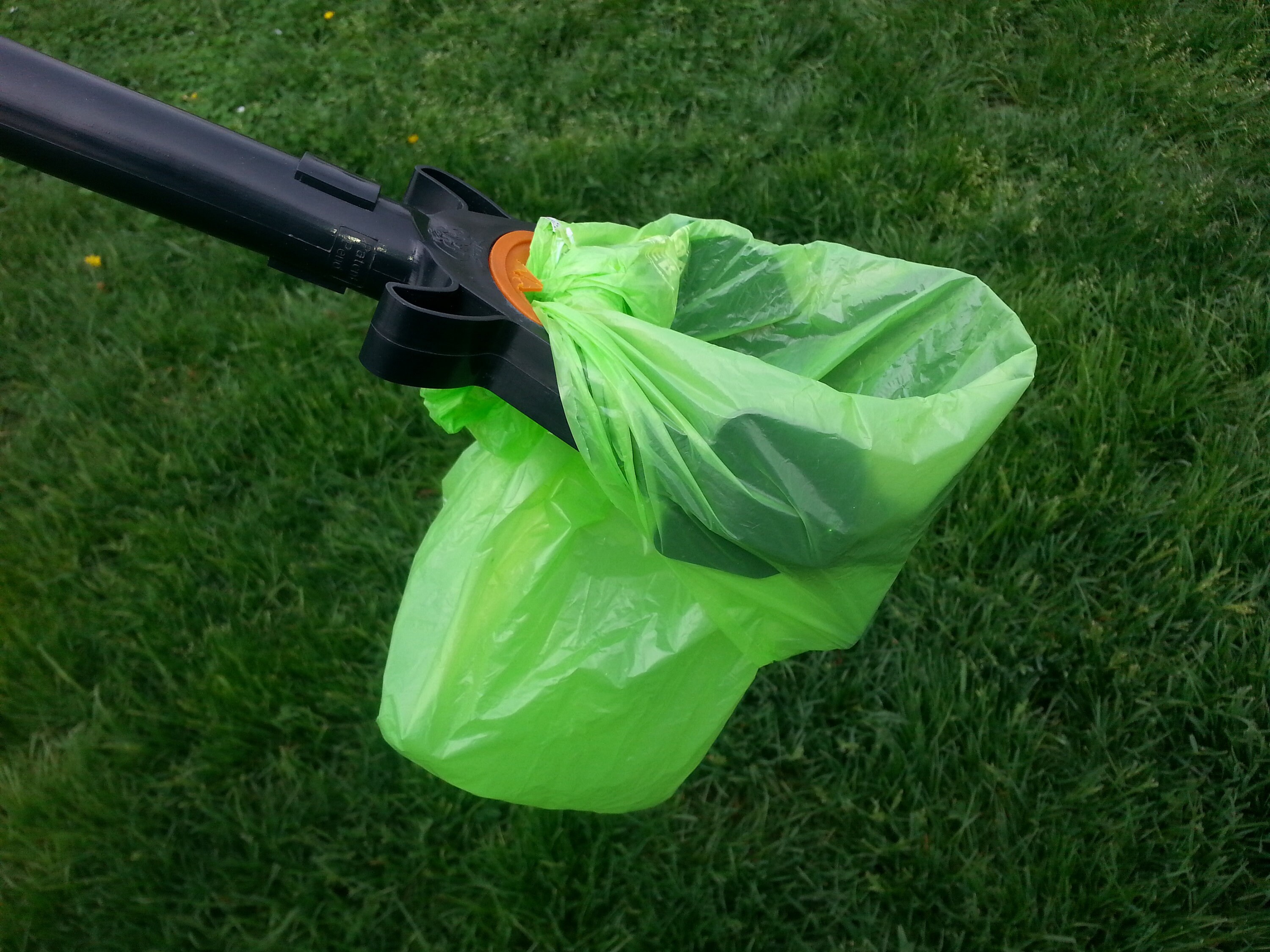 Gogo Stik XP Pro Pooper Scooper. ALL Dogs. 37". Use Store Bags or HEAVY ...