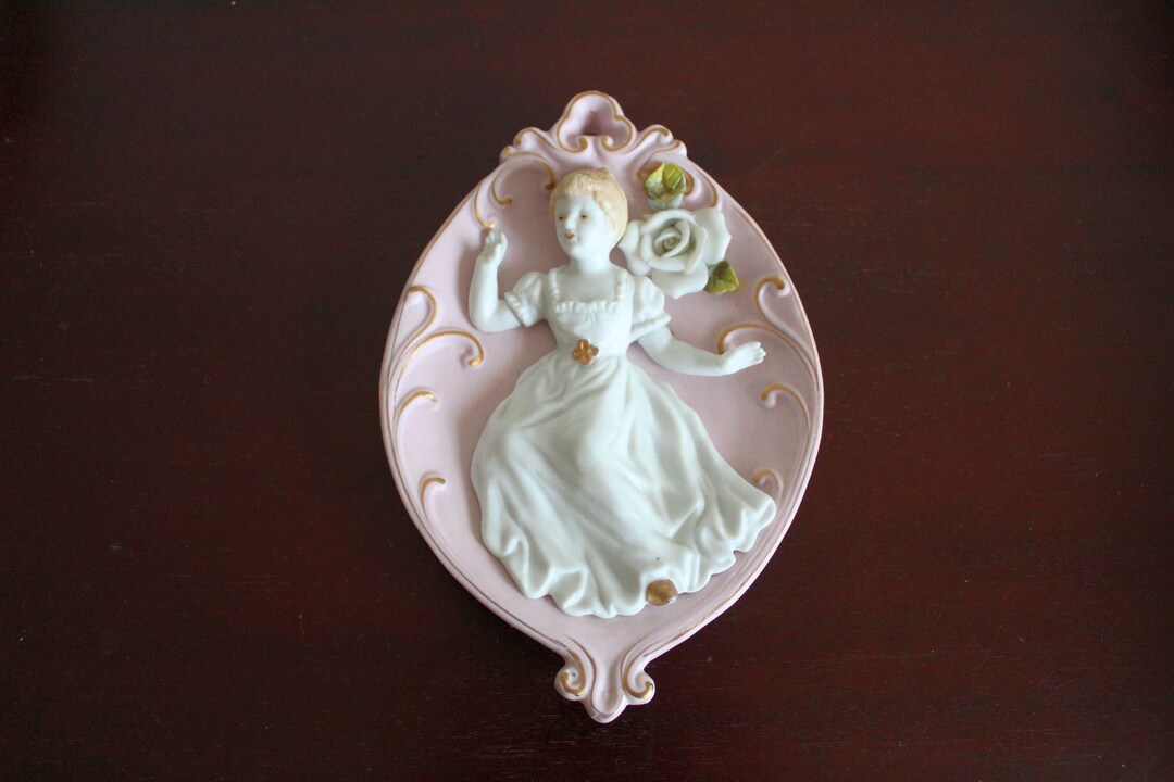 Vintage Victorian Style Ceramic Fancy 3D Wall Plaque Ucagco Ceramics ...