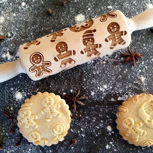 GINGERBREAD MAN, Engraved Rolling Pin, Gift for Christmas, Merry ...