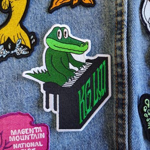 Gizzy Gator Playing Piano - King Gizzard & the Lizard Wizard Iron-on ...