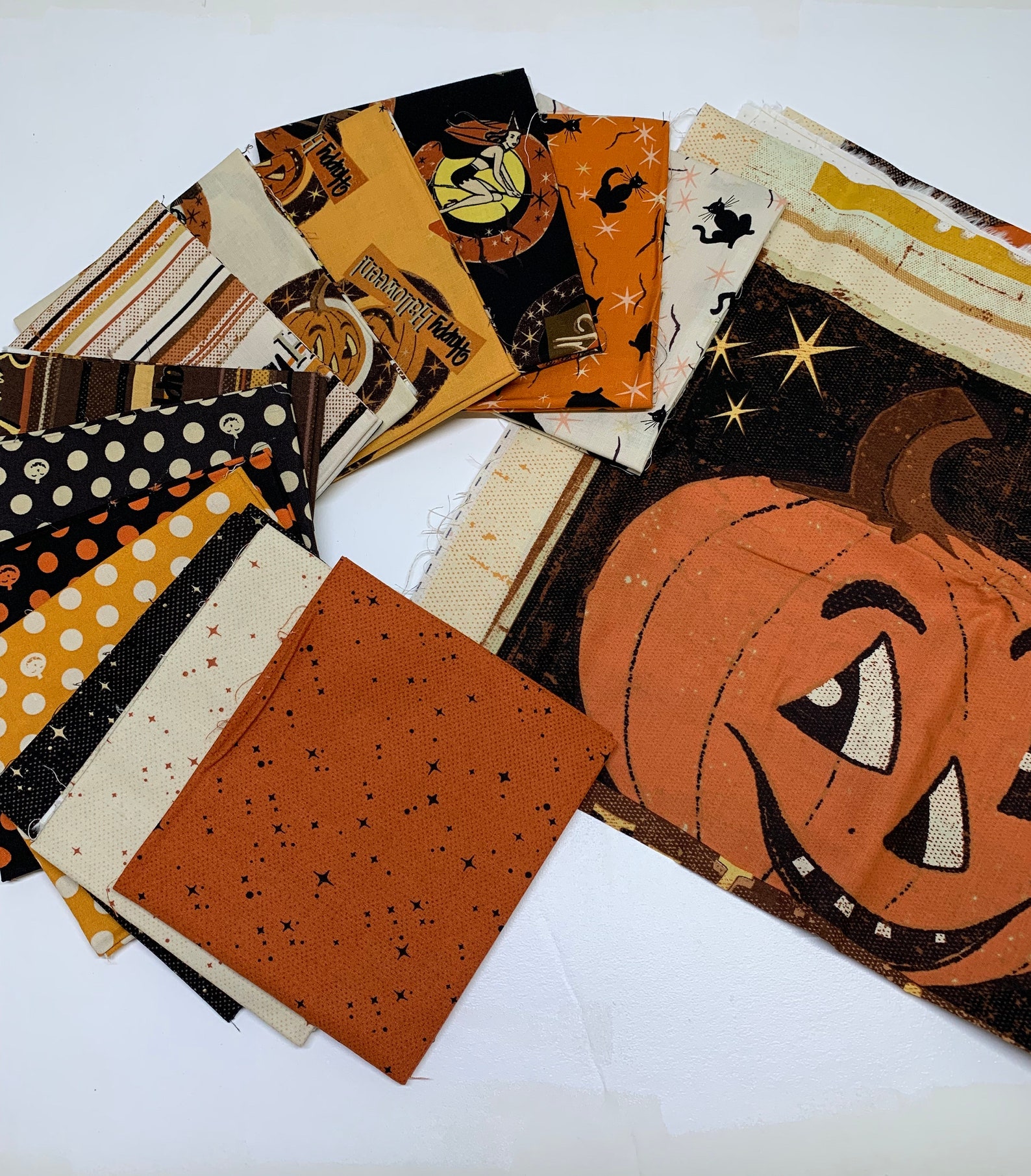 Retro Halloween Fat Quarter / Panel Bundle Clothworks Dan - Etsy