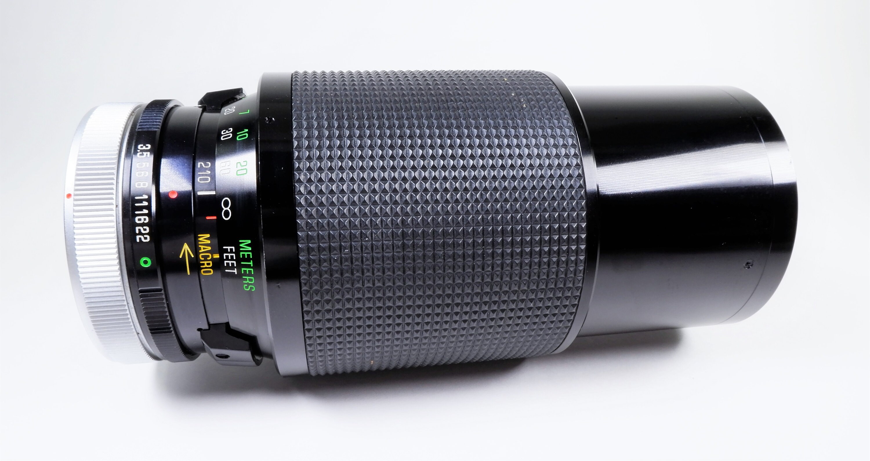 Vivitar Series 1 Canon FD Mount 70-210mm f3.5 Zoom Lens - Macro Close ...