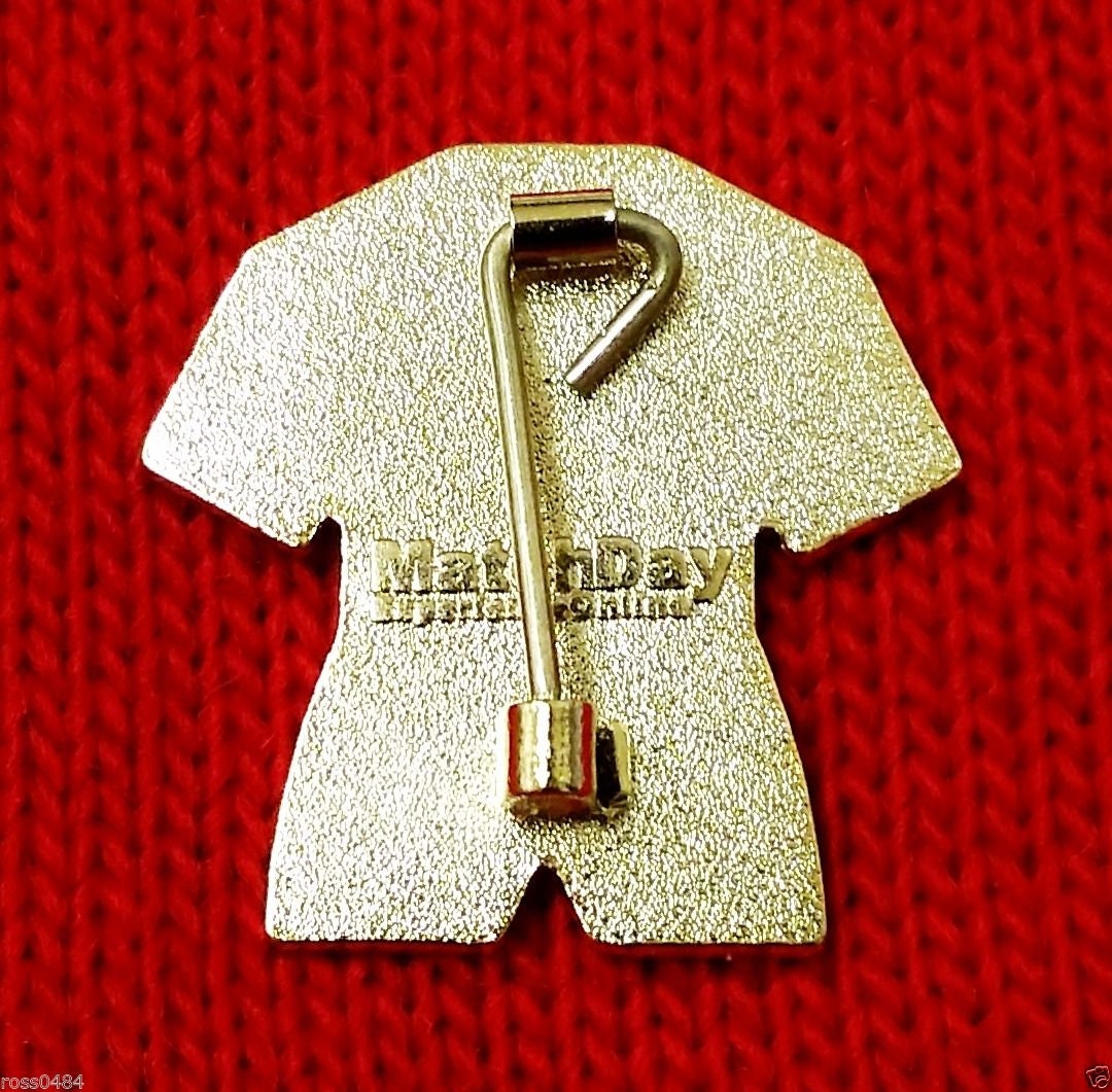 7 Eric Cantona United Badge Kit Pin - Etsy