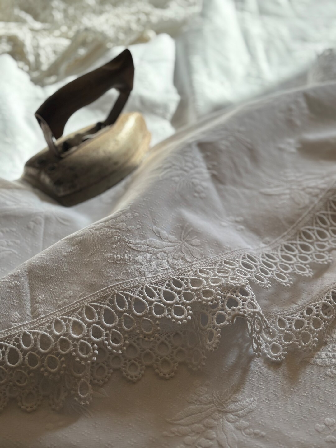 Vintage White Lace Edging Small Bed Bedspread Brocade Fabric Shabby ...