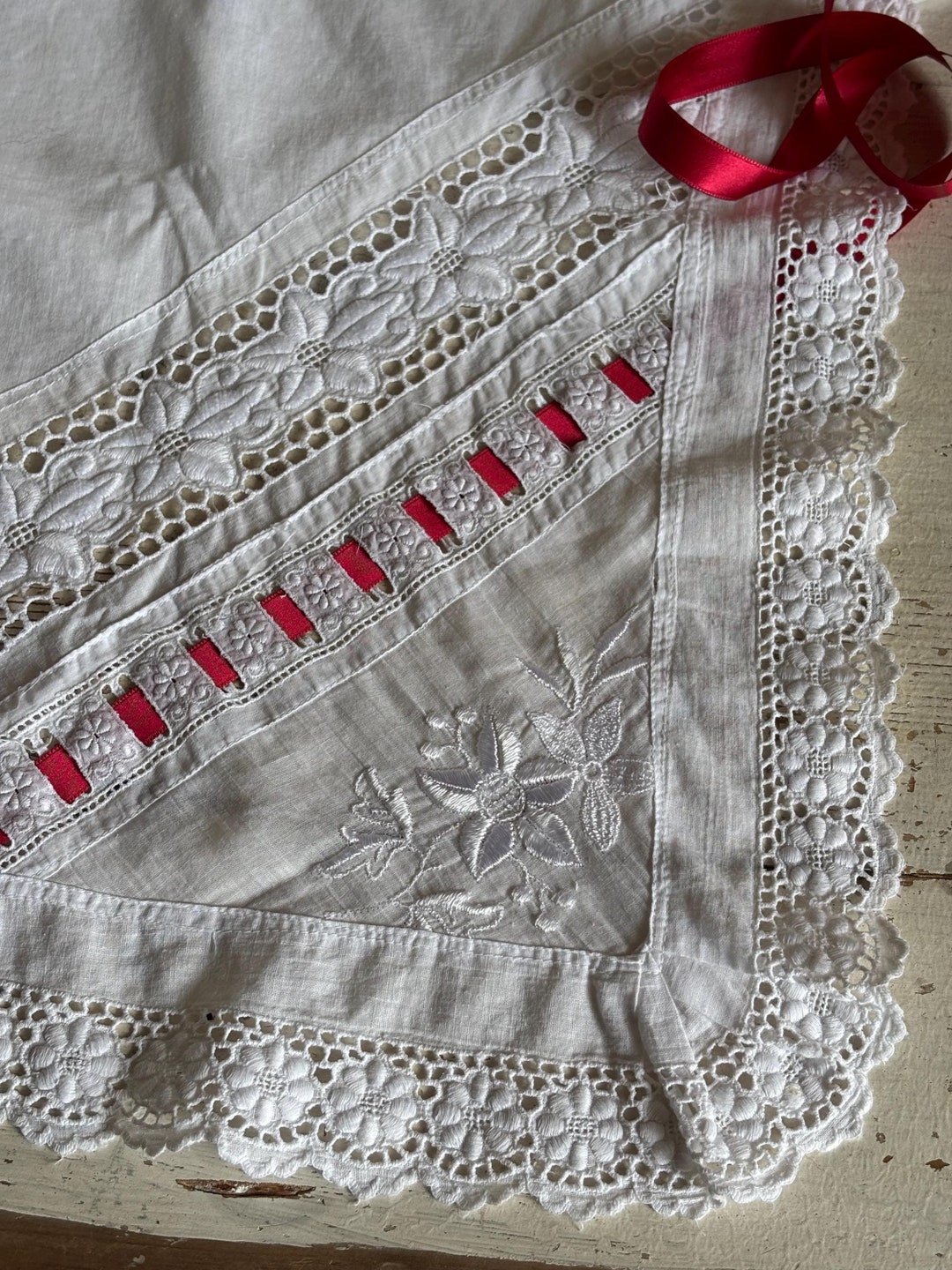 Vintage Dresser Scarf Tabletop Cut Work Lace Bohemian Tablecloths ...