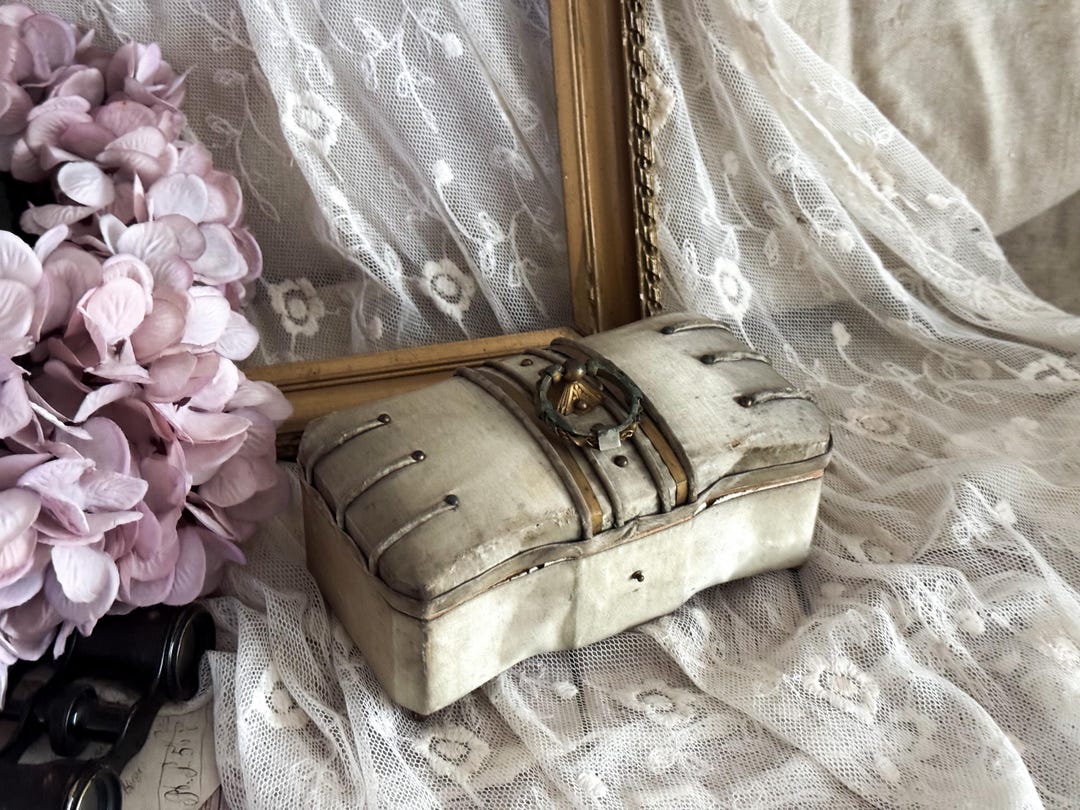 Vintage French Box - Decorative Objet - Etsy