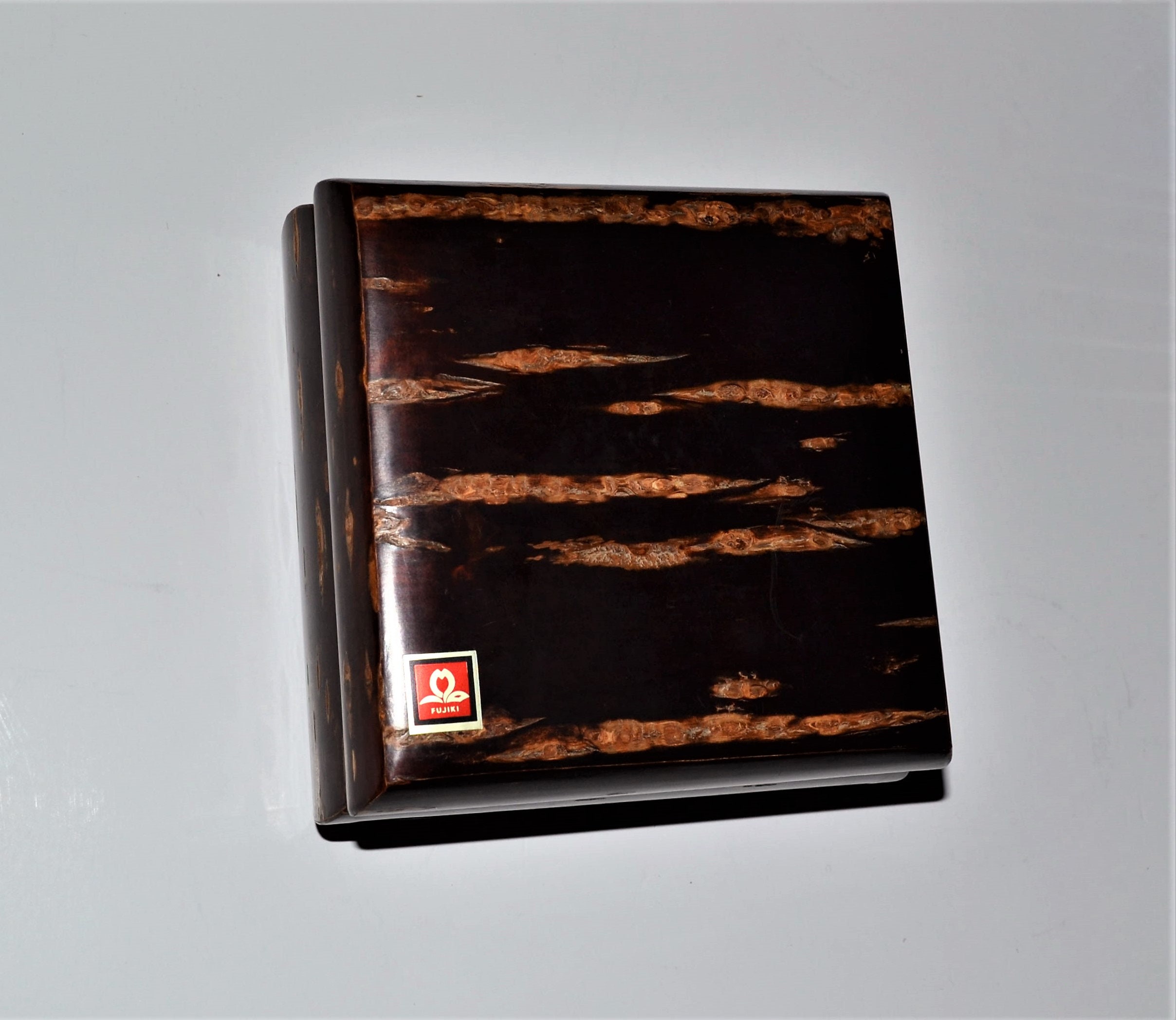 Japanese Lacquered Sakura Wood Bark Box by Fujiki Denshiro Studio ...