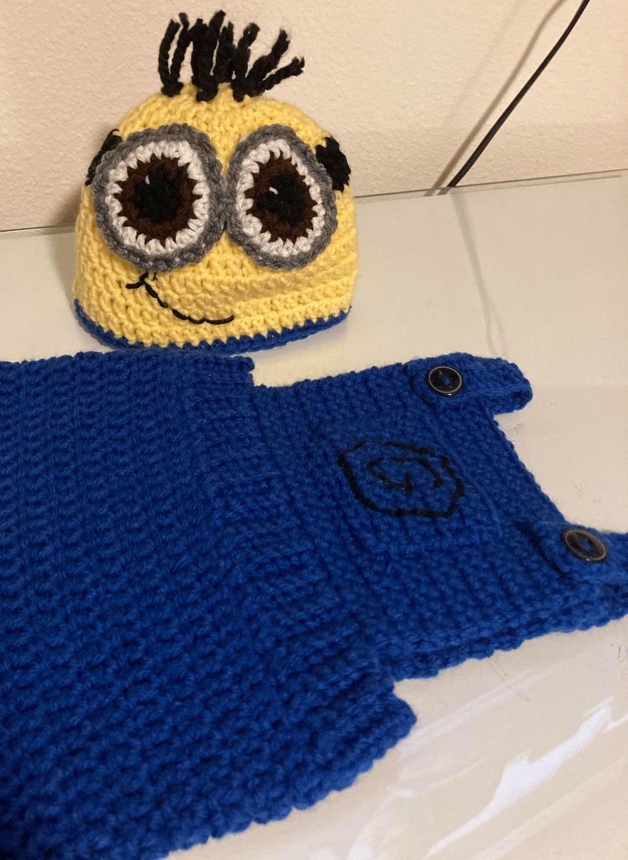 Minion / minion baby outfit/ newborn photo op / baby shower | Etsy