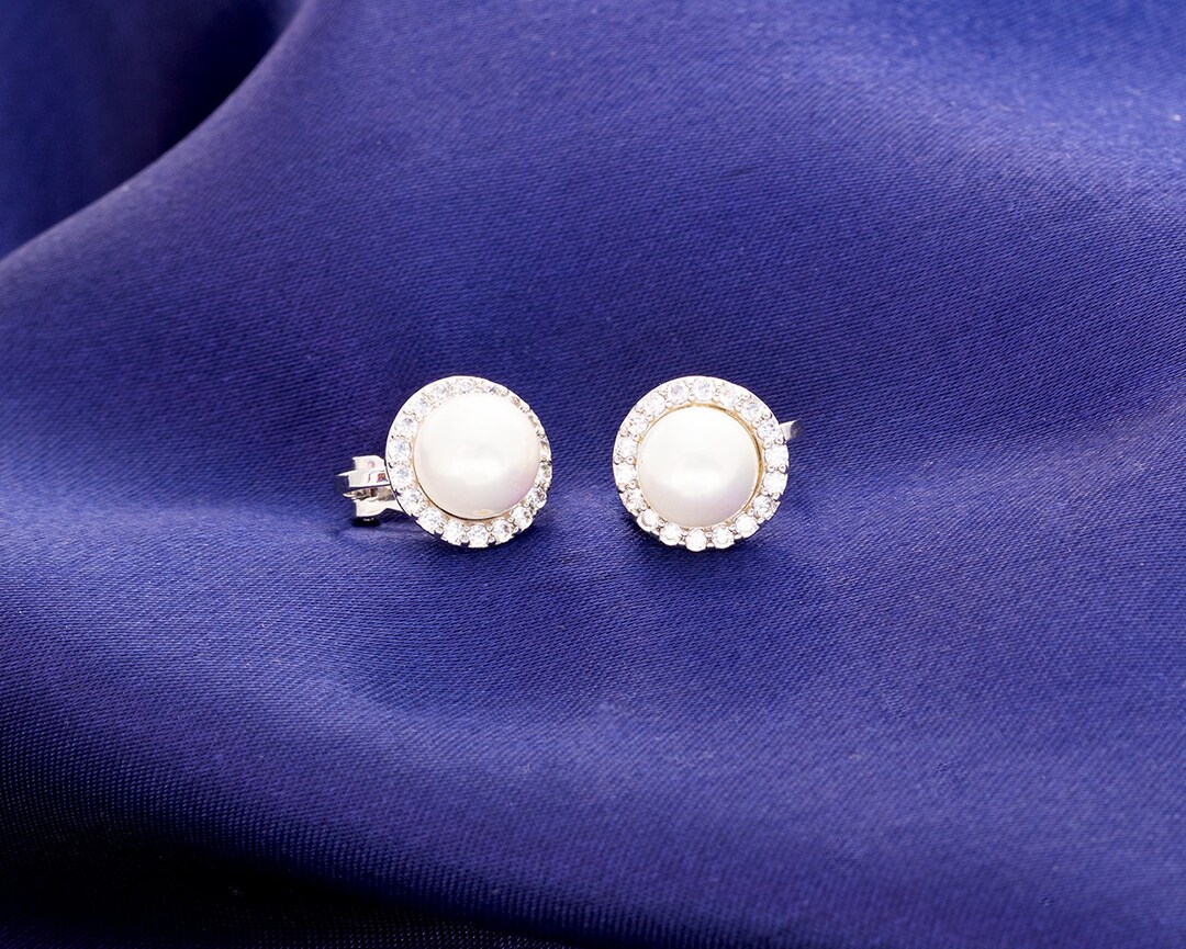 Painless Round Pearl Clip on Earrings, Wedding Halo Pearl Earrings ...