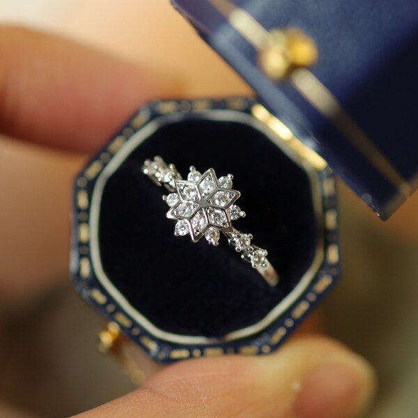 Snowflake Ring - Etsy