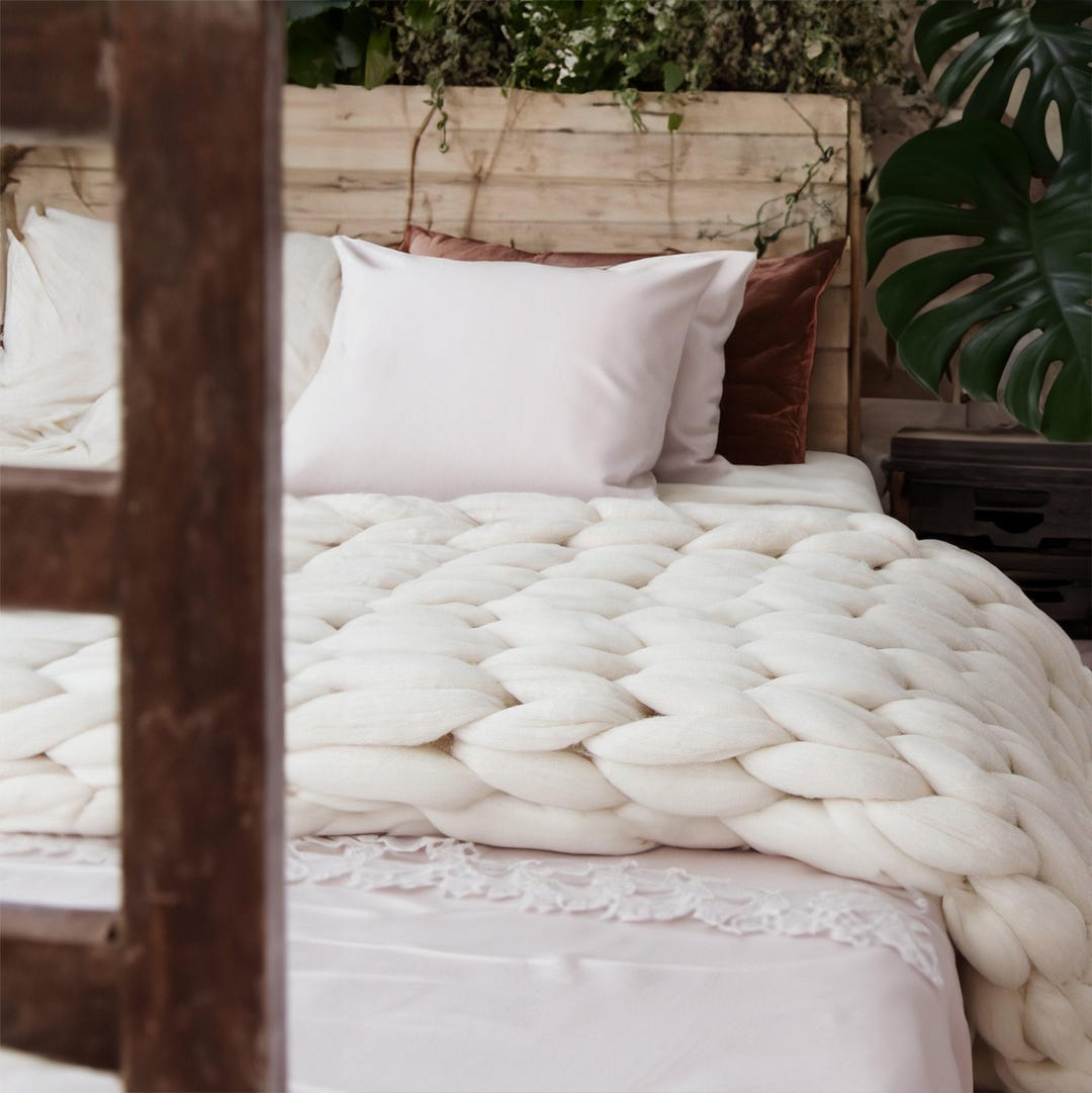 Ivory Braided Bed Runner – Hand-knitted Chunky Merino Wool Blanket - Etsy