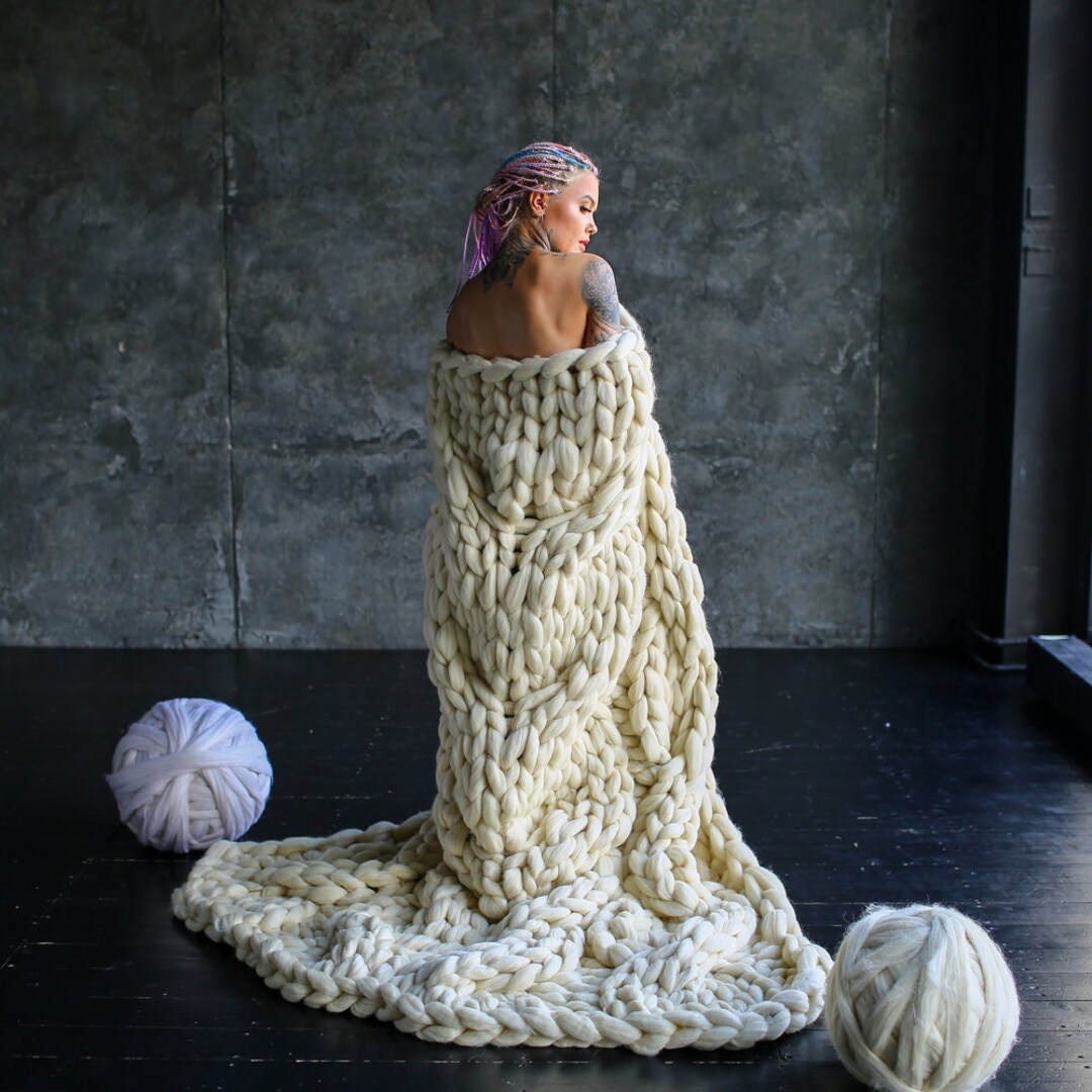 Royal Cable Knit Chunky Blanket. Super Thick Jumbo Merino Wool Throw ...