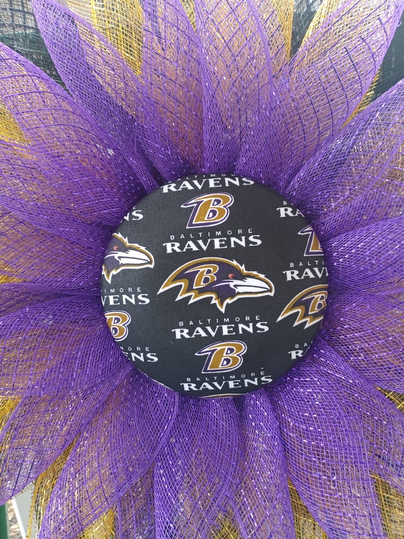 Baltimore Ravens Wreath Center: Baltimore Ravens Football, DIY Craft ...
