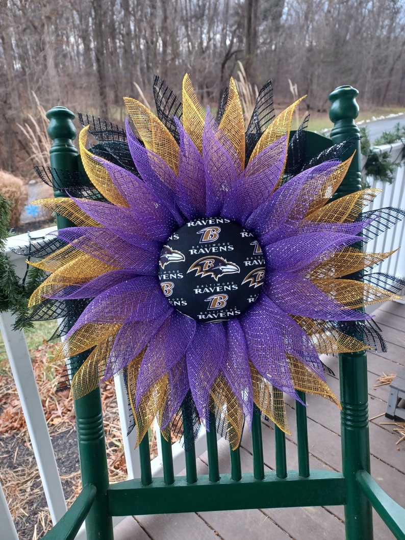 Baltimore Ravens Wreath Center: Baltimore Ravens Football, DIY Craft ...
