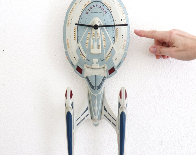 STAR TREK Alarm Illuminating Rare Clock 1998 Lights U.S.S. Enterprise ...
