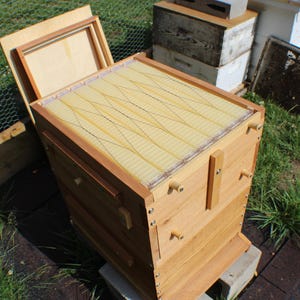 DIY Flowing Beehive Box Plans - Langstroth 10-frame - Beekeeping DIY ...