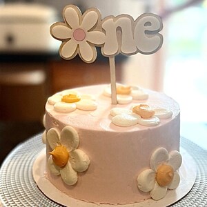 Daisy Cake Topper Flower Custom Name | Rattan, Acrylic, Personalized ...